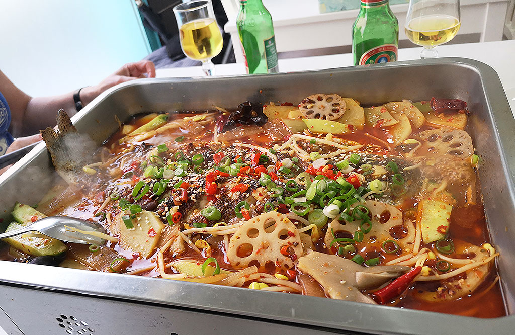 Wanzhou Kaoyu 万州烤鱼: Grilled Fish from Chongqing 重庆，万州考语，川百味，川百味马德里，eat ...