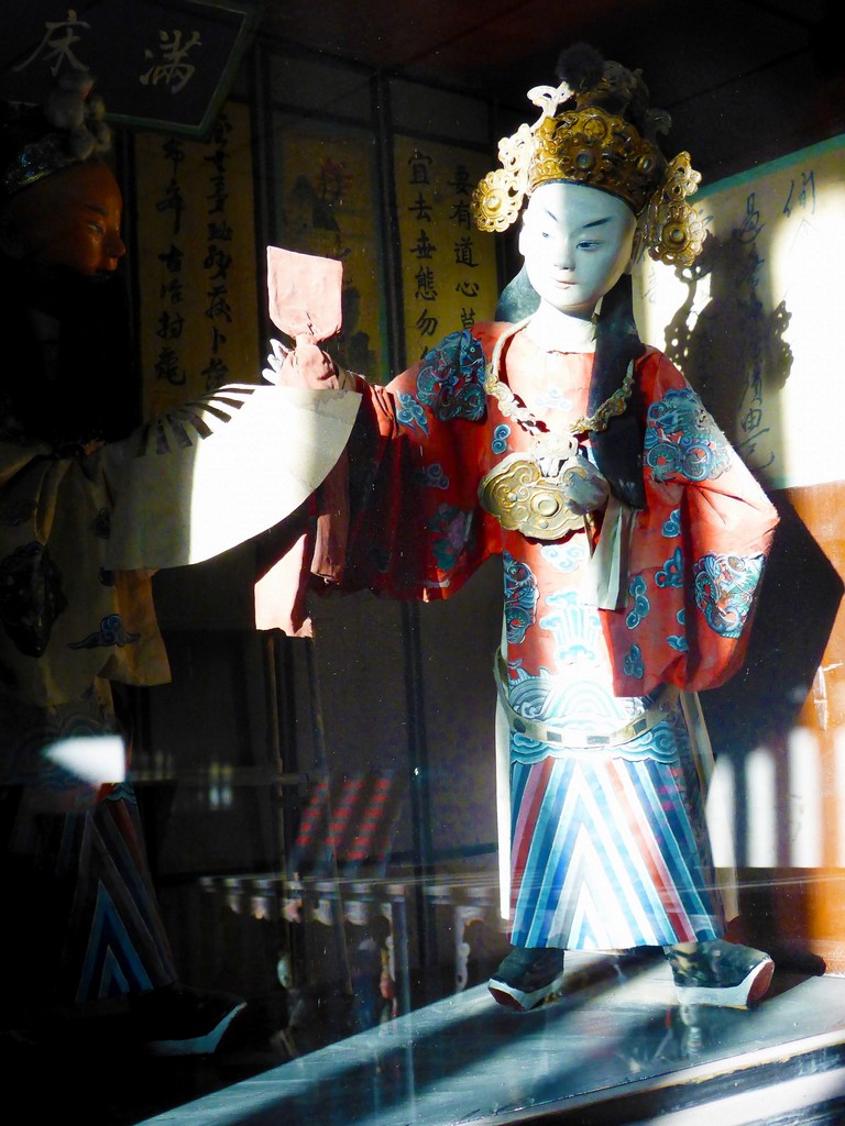 The Miniature Opera Dolls of Pingyao - Holachina.com